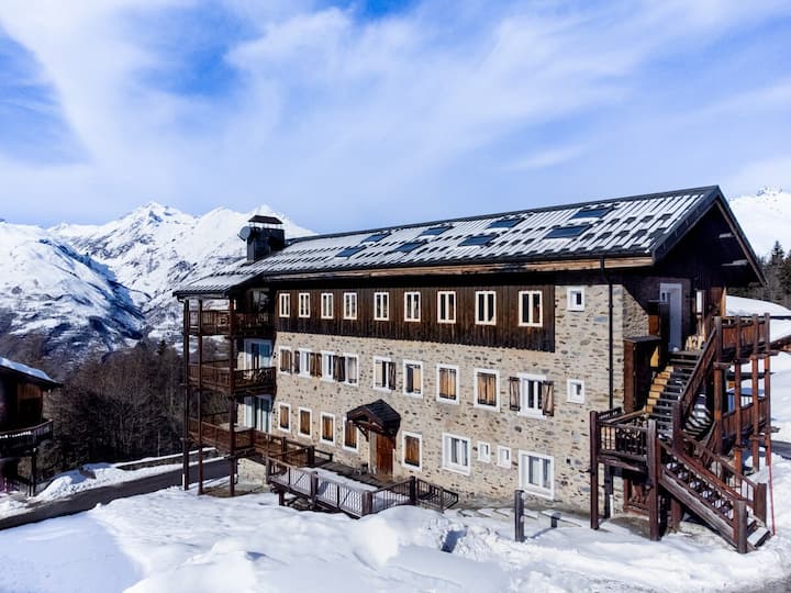 Chalet Apt. Petit St Bernard, Arc1600, Ski In/out - Arc 1800