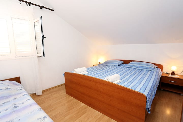 A-252-a Appartement De Deux Chambres Avec Air - Pomena