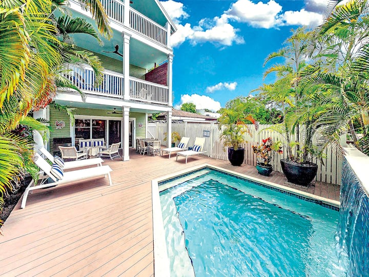 ~Dreaming On Duval~ Grand 5 Bedroom, 4.5 Bath Home With Private Pool/parking - Key West, FL