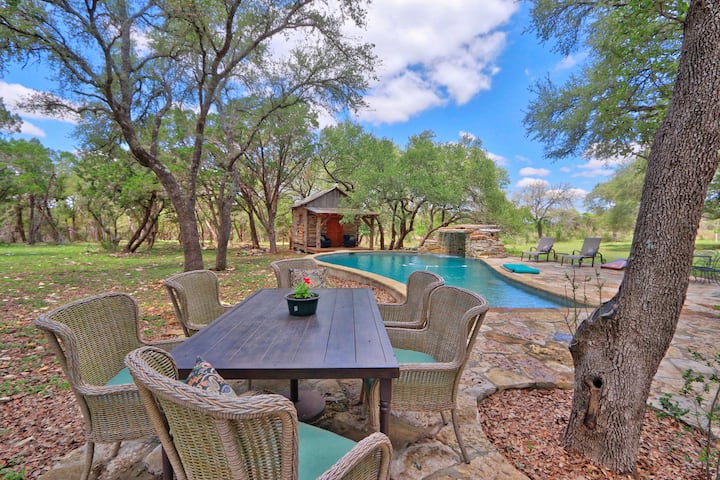 Serendipity Farmhouse | Charming 2/2 With Pool - Driftwood, TX