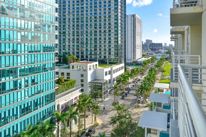 Miami Midblock Condo: City Views, Pool & Balcony! - Miami