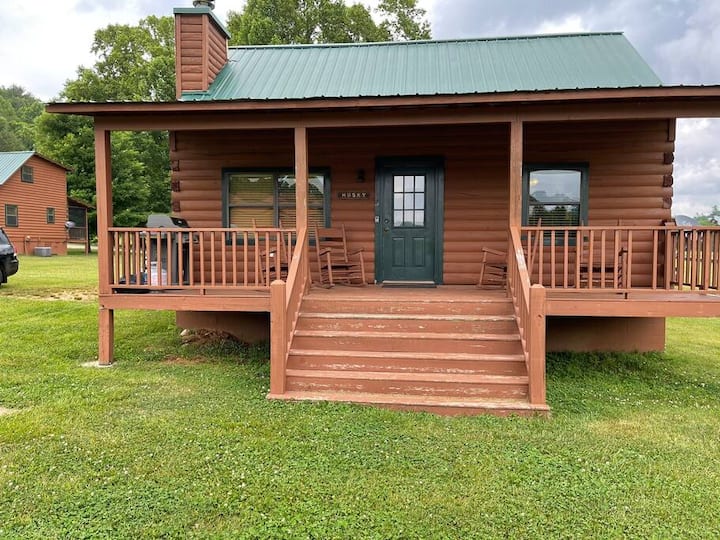 Cabin - Husky In The Mountains - Suches, GA