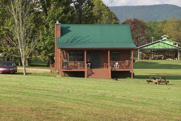 Cabin - Mustang In The Mountains - Suches, GA