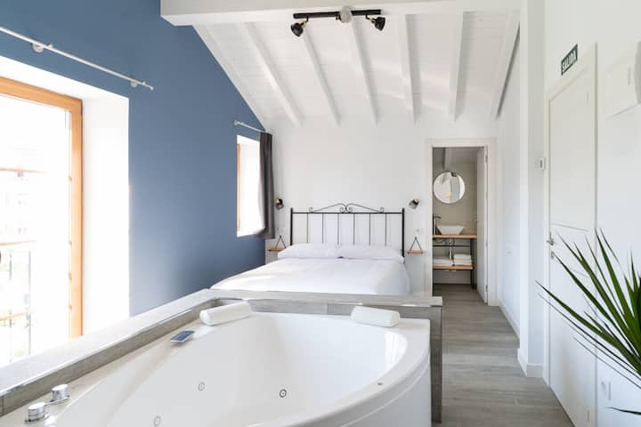 Las Vistas, Apartamento En Villaverde De Pontones. - Santander