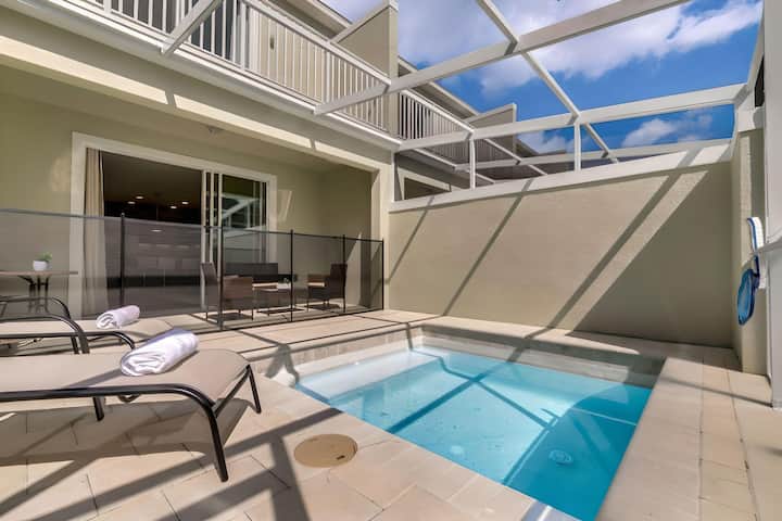 Brand New Pool Home For Up To 6 Guests Near Disney - Windermere, FL