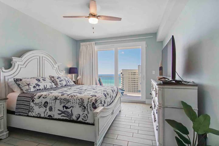 Stunning Gulf Views I Sleeps 9 I Best Amenities - Panama City Beach, FL