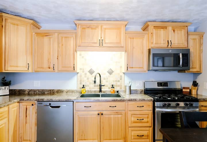 Tiny Pines Cottage Getaway - 2br Retreat - Ironwood, MI