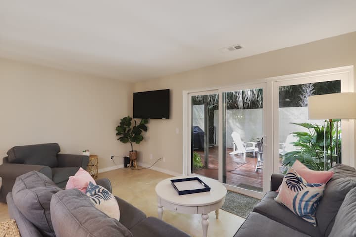 Spacious Villa Walk To Coligny Beach - Black Duck Place, SC