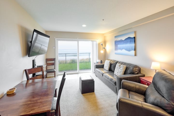 Ground Floor Beachfront Suite - Sleeps 4 - Pool An - Neskowin, OR