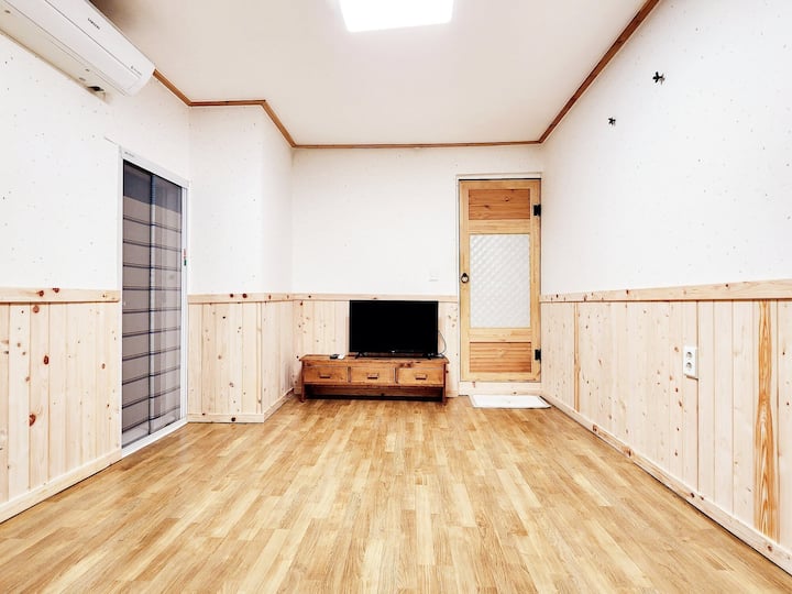 #한옥마을 #경기전 #벽화마을 #야시장 별방취사가능 - Jeonju-si