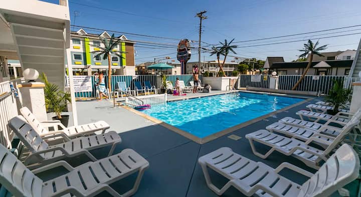 2 Pools 1 Block To Wildwood Beach And Boardwalk - Wildwood, NJ
