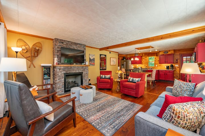 Dog Friendly Cabin W/ Hot Tub & Fire Pit - Deep Creek Lake, MD