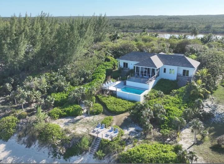 Azure-banks Rd Lux Beachfront Home W/ Heated Pool - The Bahamas