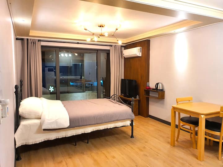 #애월 #곽지 #제주공항 #카페거리 달  (가족형 ) - Jeju