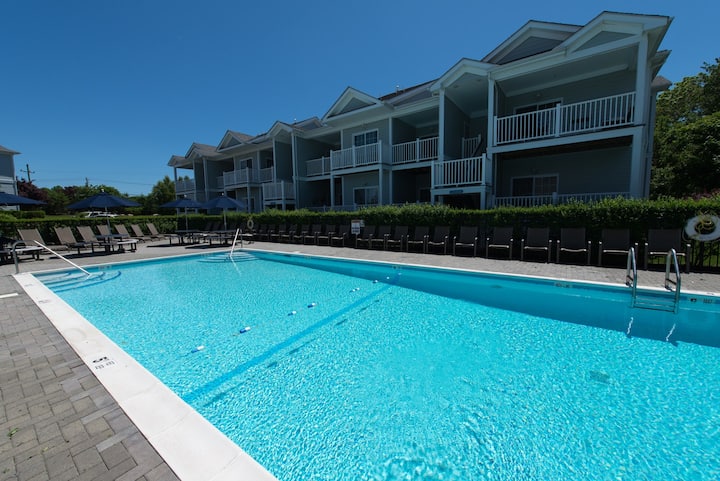 Cliffside Resort Poolside Condo A205 - Southold, NY