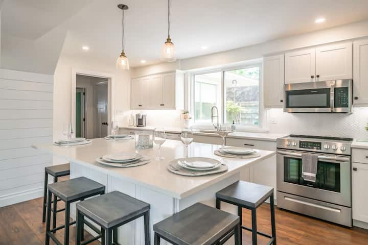 Modern 4 Bdrm 8 Ppl Niagara Home Steps To Old Town - Niagara-on-the-Lake
