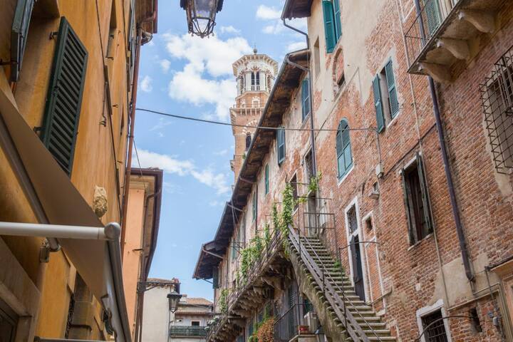 Luxury Suite With Balcony - Verona