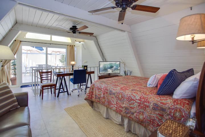 Retro A-frame Studio W/ Bonus Loft! - Huntington Beach