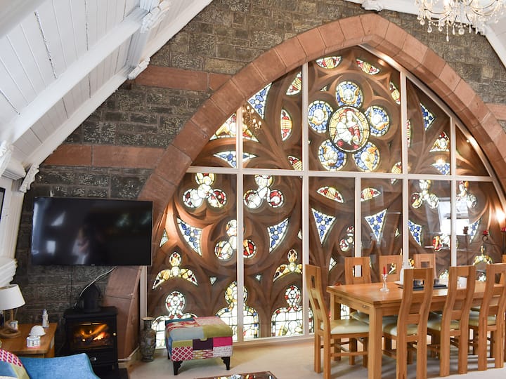 2 Bedroom Accommodation In Criccieth - North Wales