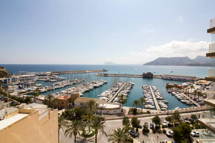 Magnificent Apartment At The Sea-yacht Club Beach - Calp