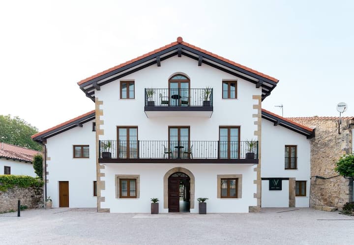 Galizano. Apartamento En Villaverde De Pontones. - Solares