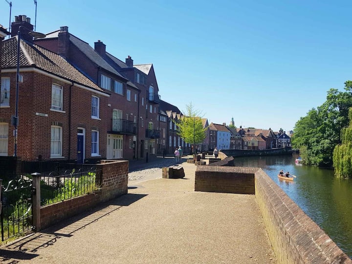 Quayside Property: 3br 6 Beds & Onsite Parking - Norwich