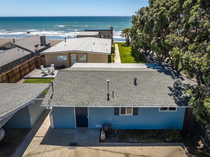 (042) A Wave From It All - Cayucos, CA