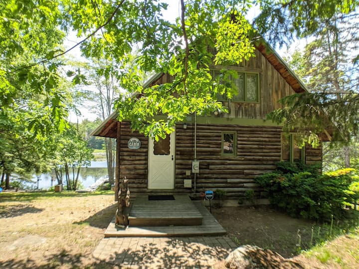 Lakes End Log Cabin!  Lake Wicwas Escape! - Laconia, NH