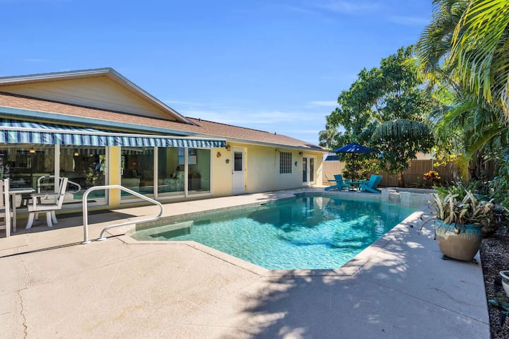 Heated Pool & Spa Home On A Gulf Access Canal! - Bonita Springs, FL