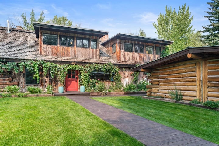 Custom Ketchum Home On The Bigwood River - Ketchum, ID