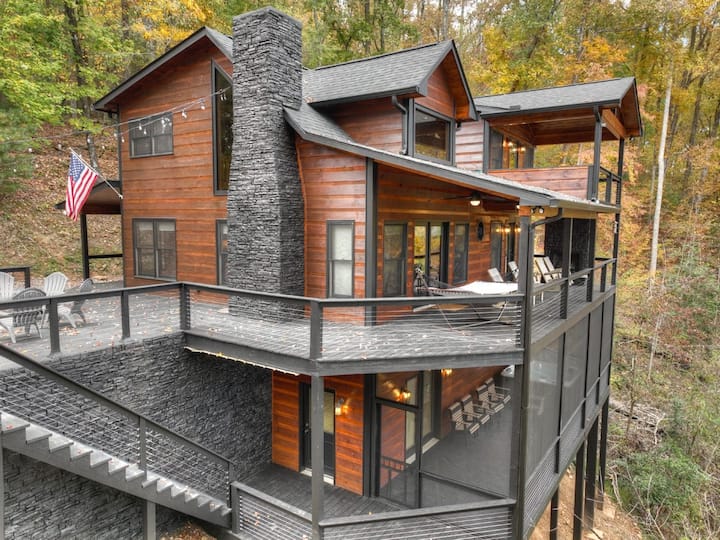 High Camp Retreat | $299 Off Your Stay! - Blue Ridge, GA