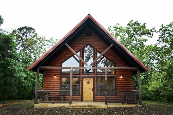 Dog-friendly Cabin W/ Hot Tub Near Broken Bow Lake And Hochatown - Hochatown, OK