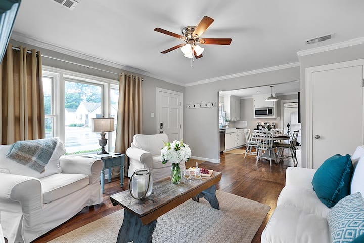 Charming Home |4 Blks From Main - Fredericksburg, TX