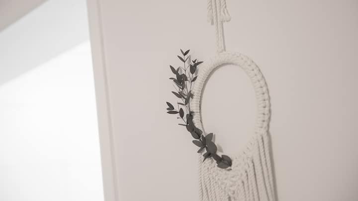 아늑한 침구와 깔끔한 화이트 톤의 인테리어가 어우러지는 Na101 - Incheon