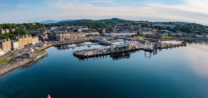Lady Mary Sea View - Millport