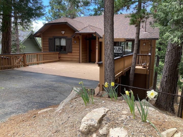 Cozy 3br Dog-friendly Cabin - Lake Arrowhead, CA