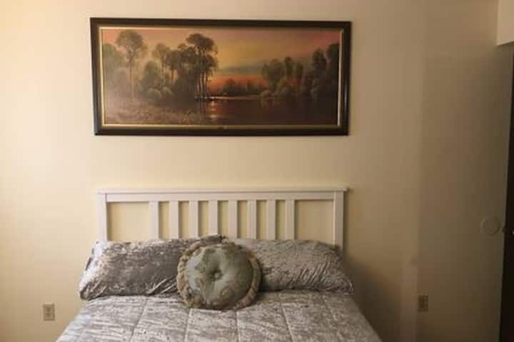 Tranquil One-bedroom Haven In Monroeville Pa - Monroeville, PA