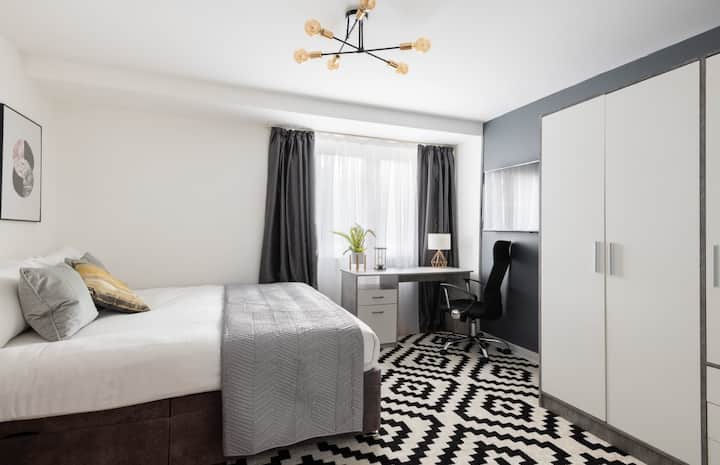 Modern 4 Bed Apt - Just Steps Away From Borough St - Bloomsbury