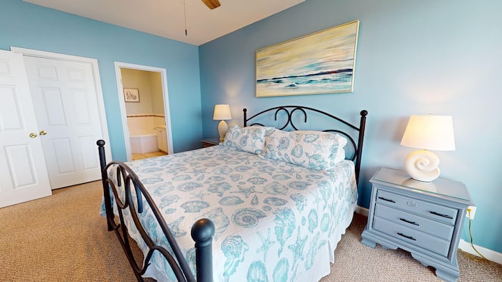 Spacious Oceanfront And Pier Views~ Seaside Villas 202 - Folly Beach, SC