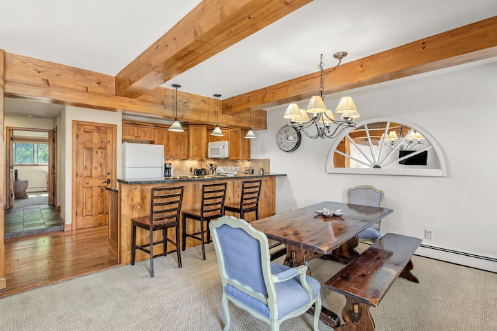 2br/2ba Snowmass Condo With Hot Tub And Pool - Snowmass Village, CO