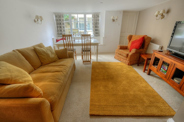 Tudor Cottage - Lyme Regis