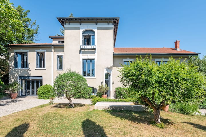 Les Vignes - Maison 1900 Entièrement Rénovée à La - Écully