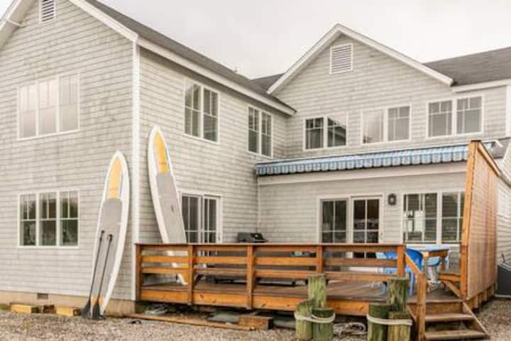 The  Boathouse On Five  Mile River - Norwalk