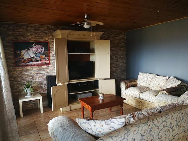 Et Accommodation - Main House - Unit 5 - Port Shepstone