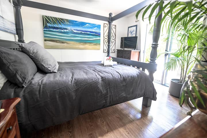 Centrally Located Garden Courtyard Apart-2 Bedrms - Ocean Shores