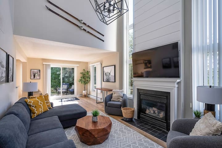 Sierra Point - Walk To The Blue / Outdoor Pool - Collingwood