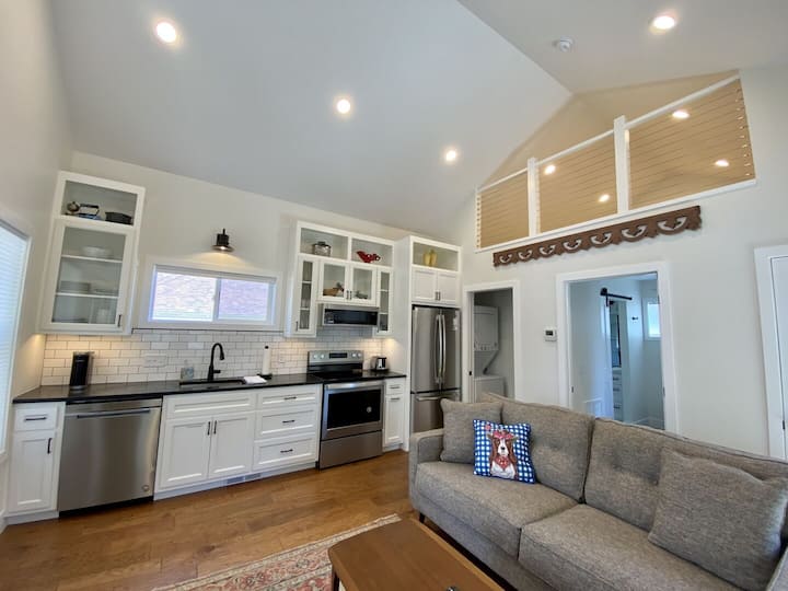 G.f. Wiard Cottage- New Tiny Home Near Downtown - Cody, WY
