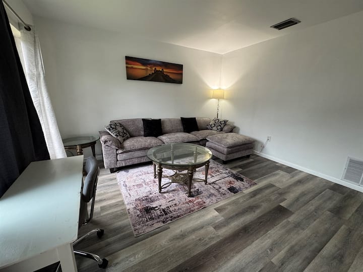 Lake Eola View 1 Bedroom Thornton Park - Winter Park, FL