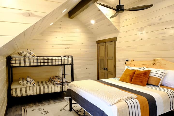 Juniper Ridge Luxury Two-bedroom Casita @ Zion E - Orderville, UT