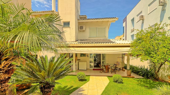 #007 Beautiful House W/pool On Palmas Beach - Governador Celso Ramos